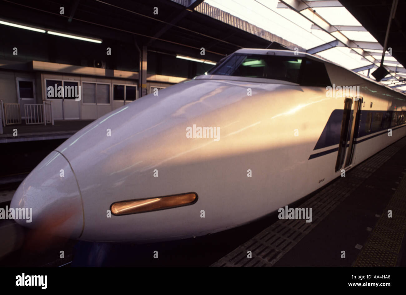 Shinkanzen bullet train hi-res stock photography and images - Alamy