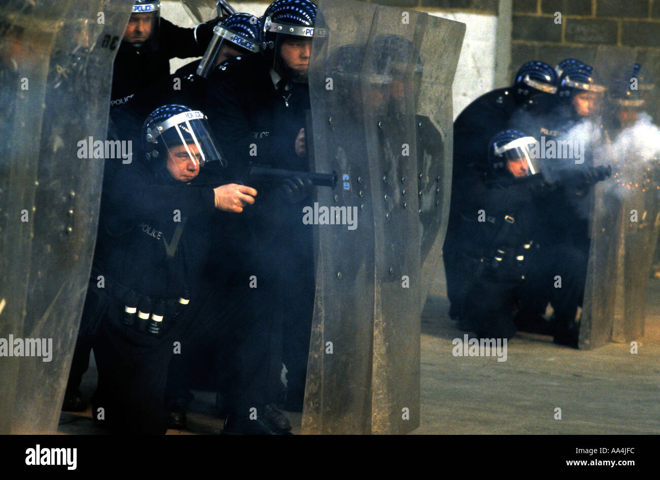 British armed police shoot hi-res stock photography and images - Alamy