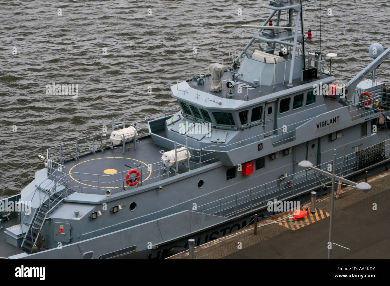 Hms britannia edinburgh hi-res stock photography and images - Alamy