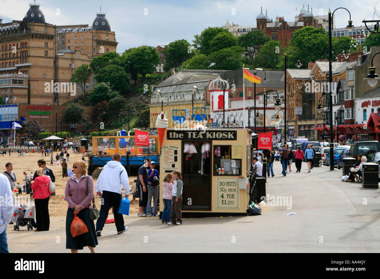 Promenade scarborough hi-res stock photography and images - Alamy