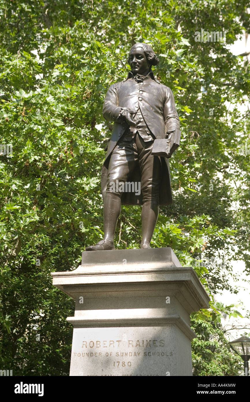 England. London. Robert Raikes statue Stock Photo - Alamy