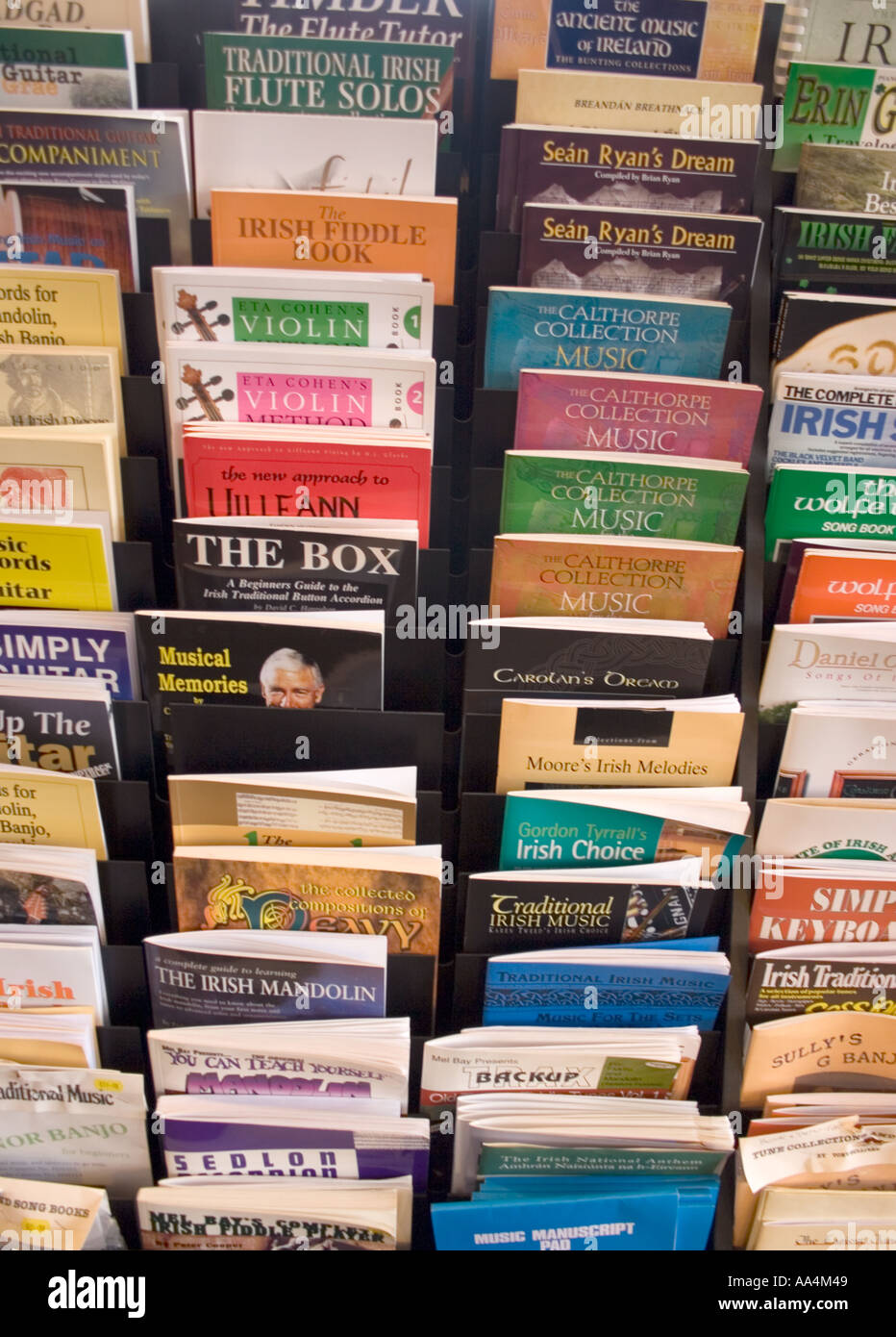 Musical shops hi-res stock photography and images - Alamy