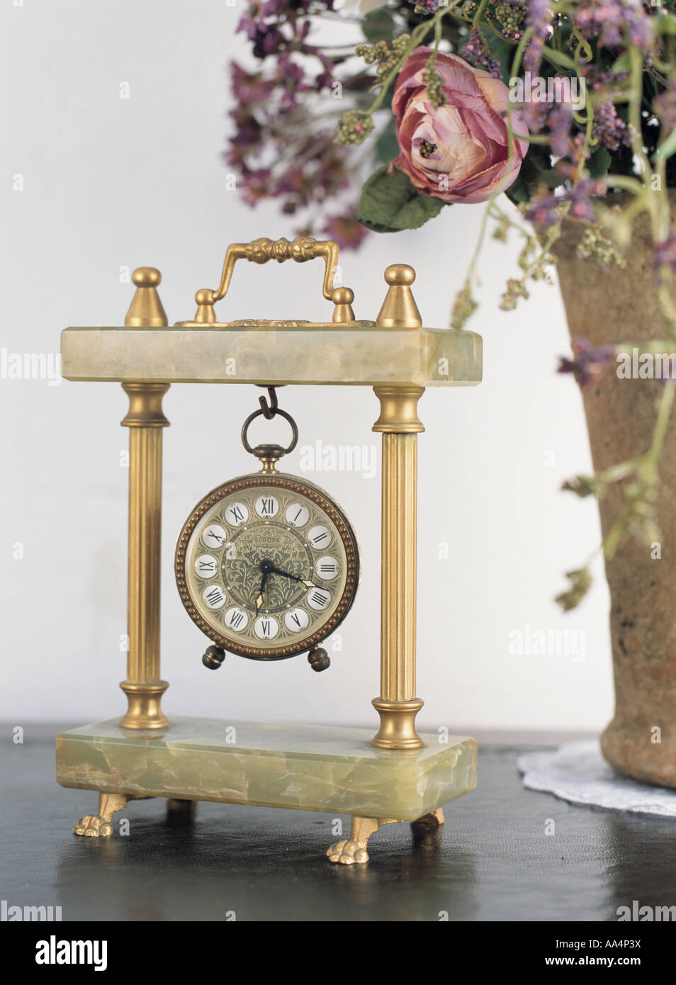Clock rome hi-res stock photography and images - Alamy