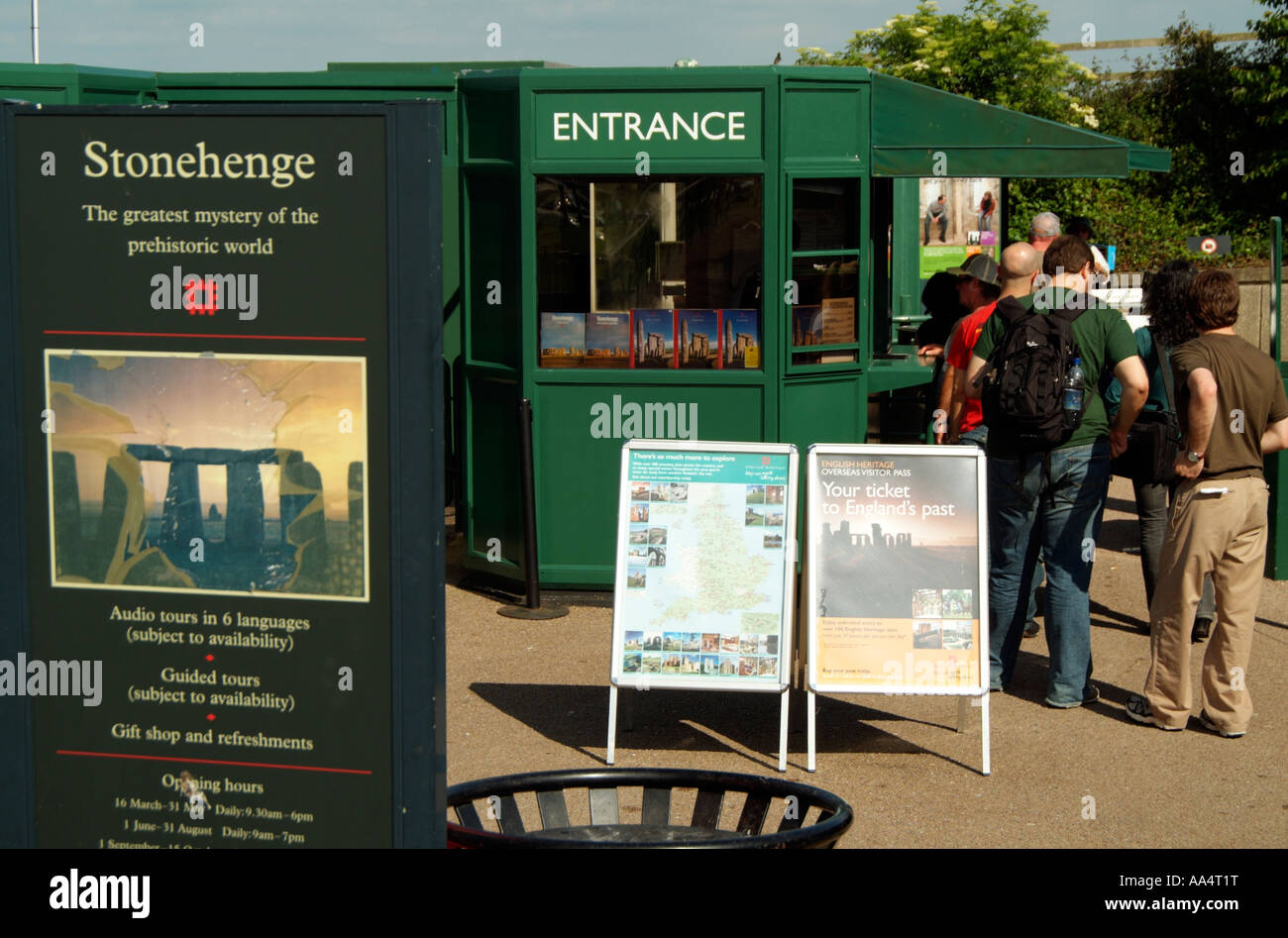 Stonehenge visitor's centre hi-res stock photography and images - Alamy