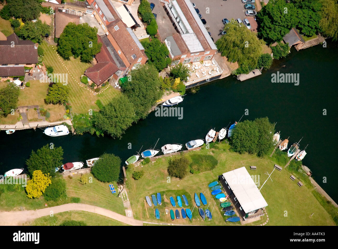 Warren Lodge Hotel and Church Square Shepperton-on-Thames Middlesex ...