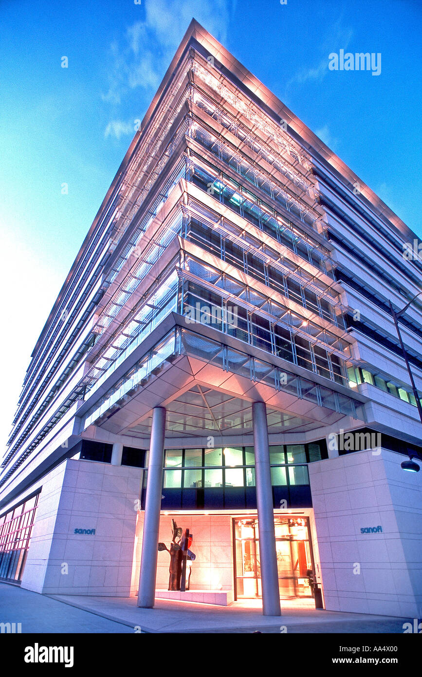 France corporate headquarters building hi-res stock photography and ...