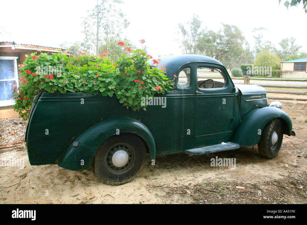 Utility truck hi-res stock photography and images - Alamy