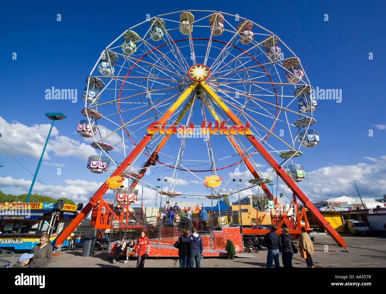 Ferris wheel rising high hi-res stock photography and images - Alamy