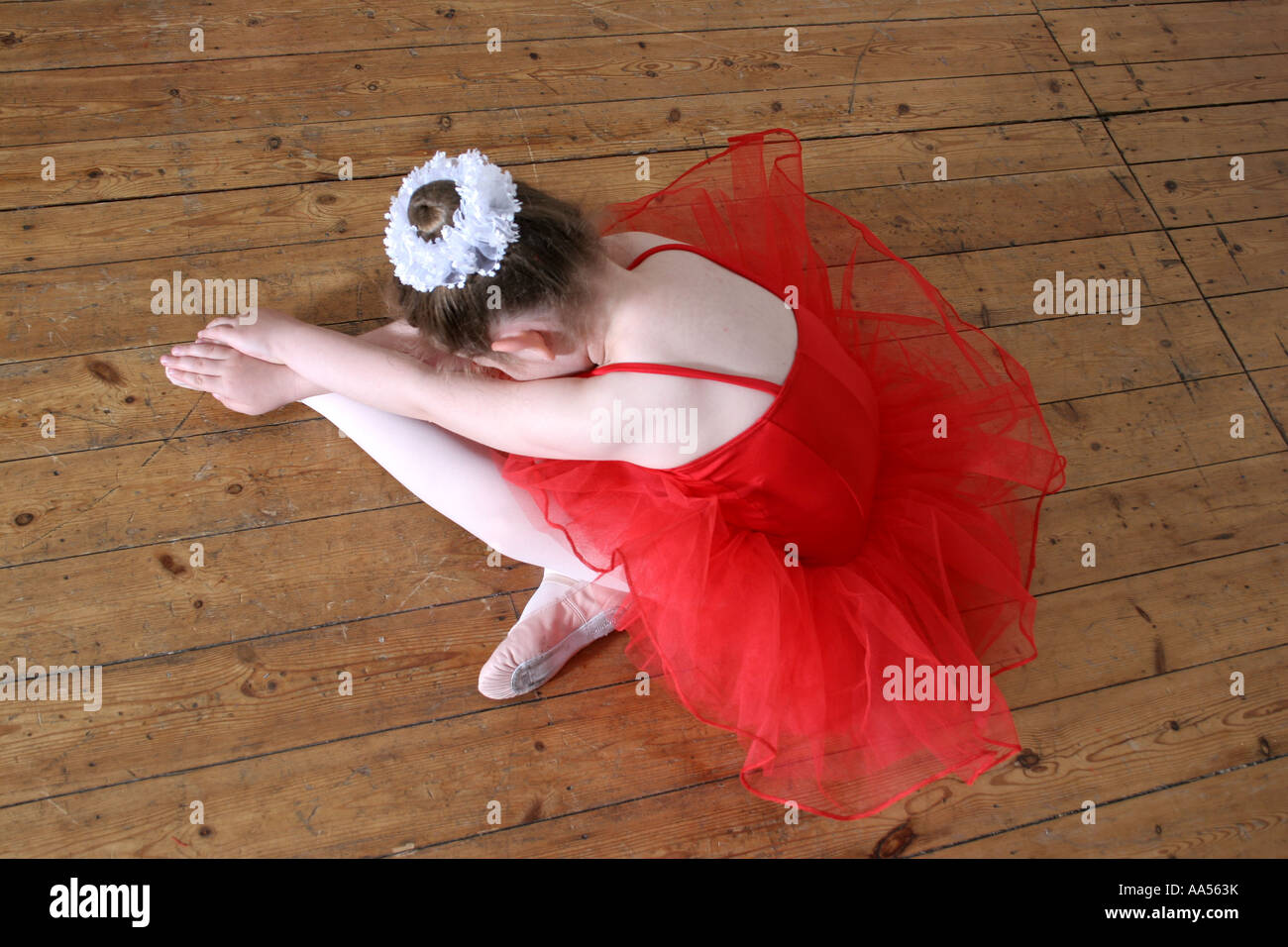 Ballerina in red costume hi-res stock photography and images - Alamy