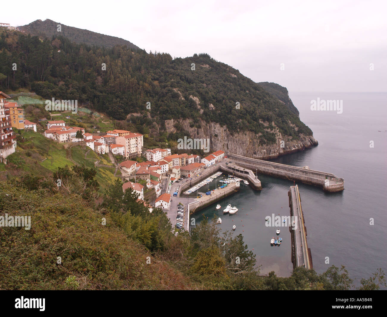 Elantxobe Harbour High Resolution Stock Photography and Images - Alamy