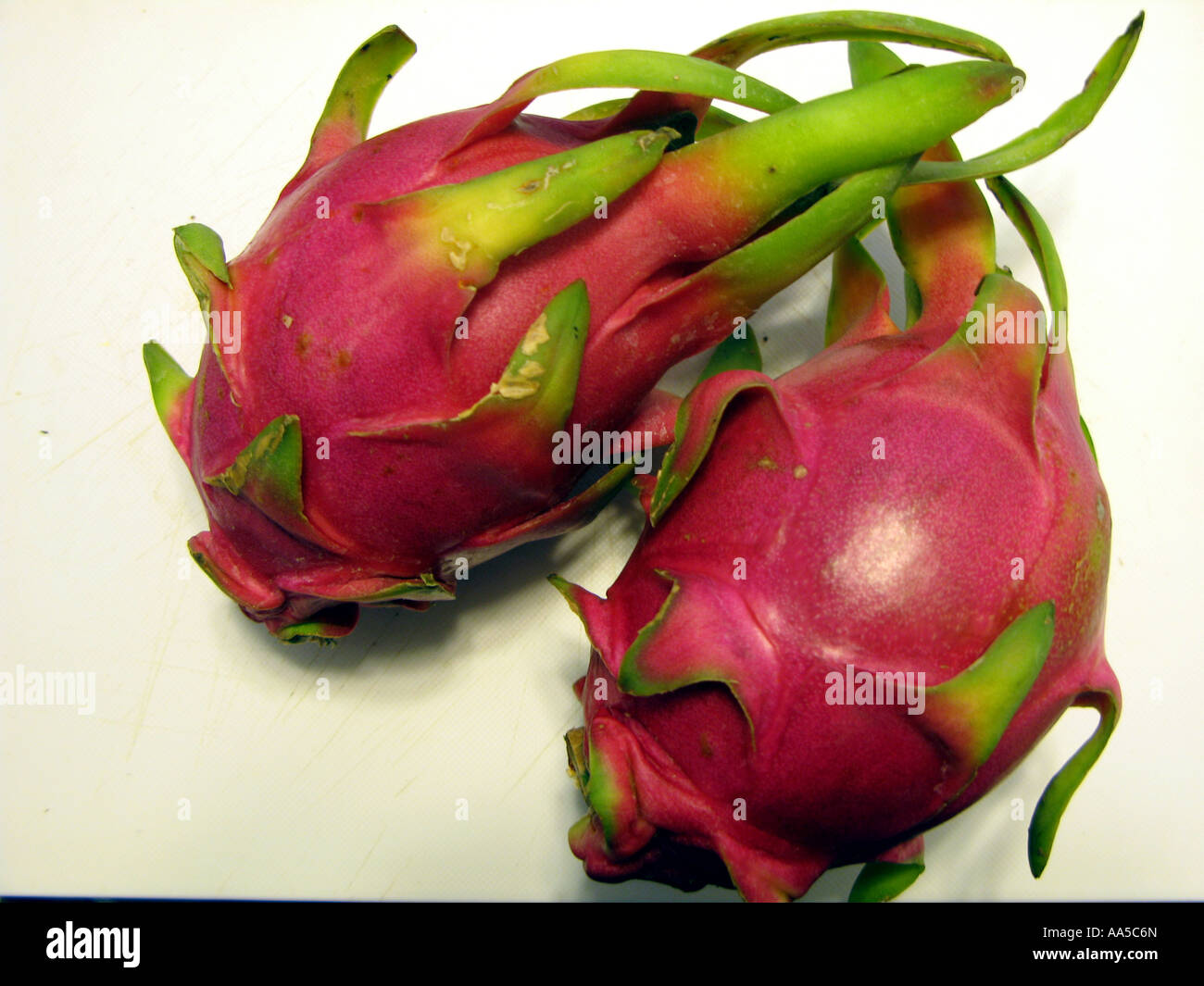 Dragon fruit pitahaya tropical hi-res stock photography and images - Alamy