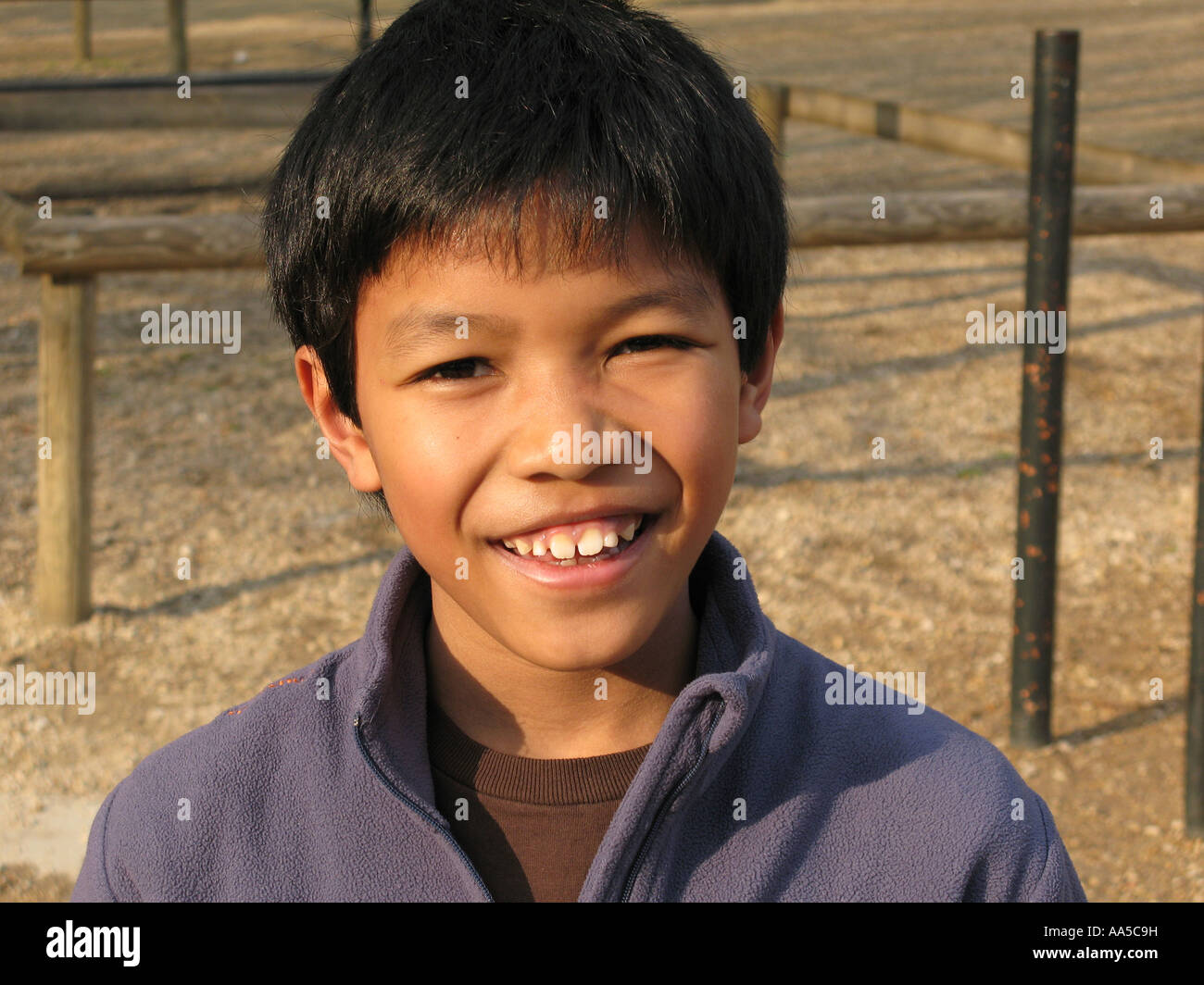 Picking note with mouth hi-res stock photography and images - Alamy