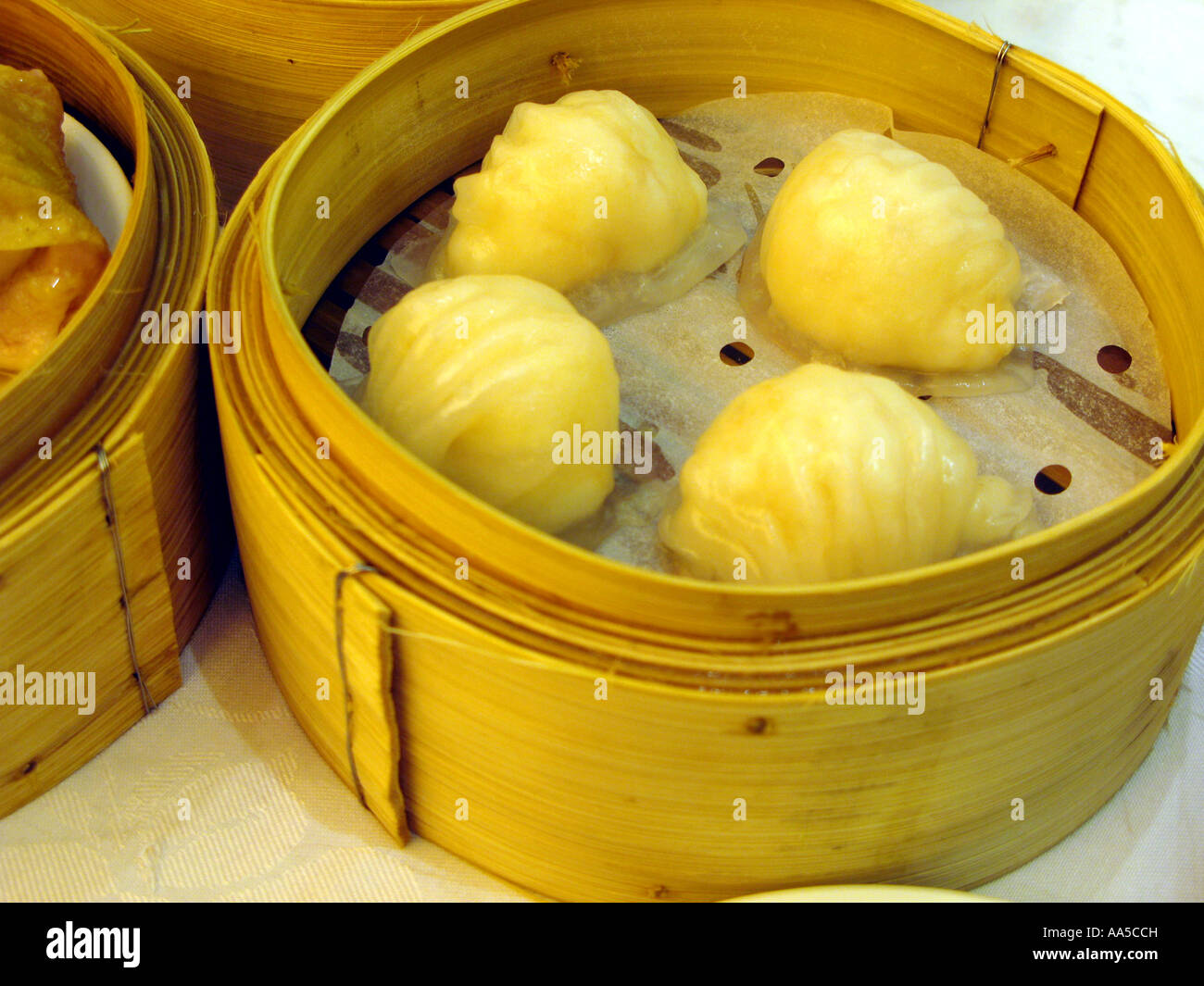 Ha Gau (Shrimp dumpling), Cantonese Dim Sum Stock Photo - Alamy