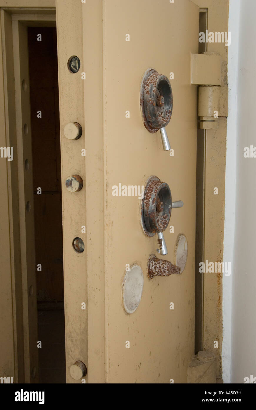 Strong room hi-res stock photography and images - Alamy