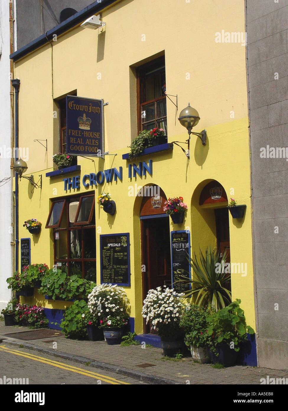 Tenby house hotel hi-res stock photography and images - Alamy