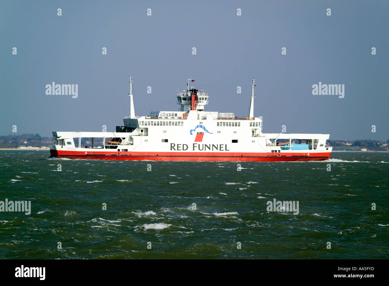 Southampton to cowes hi-res stock photography and images - Alamy