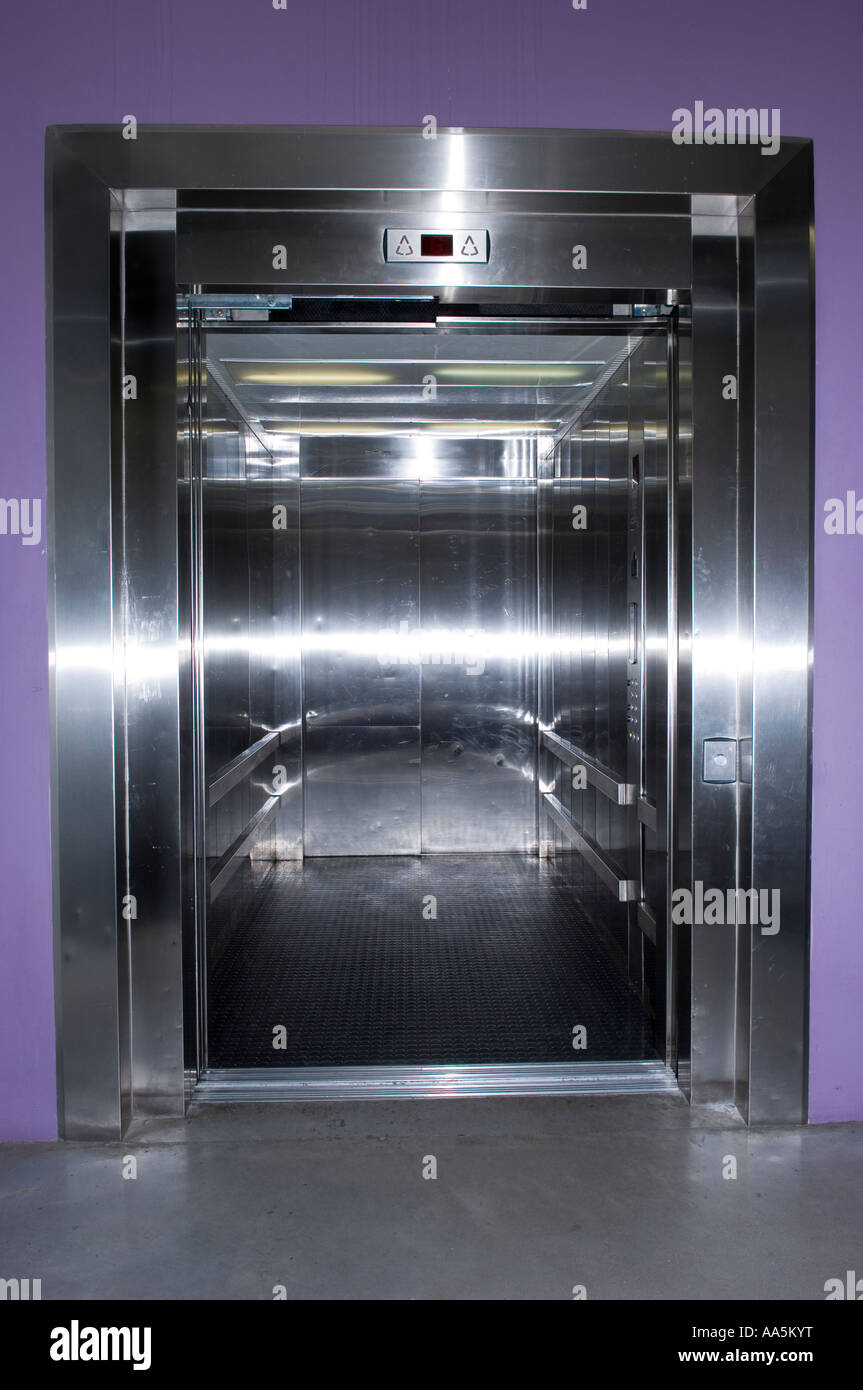 Elevator lift hi-res stock photography and images - Alamy