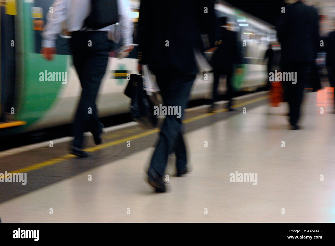 Christmas commuters hi-res stock photography and images - Alamy