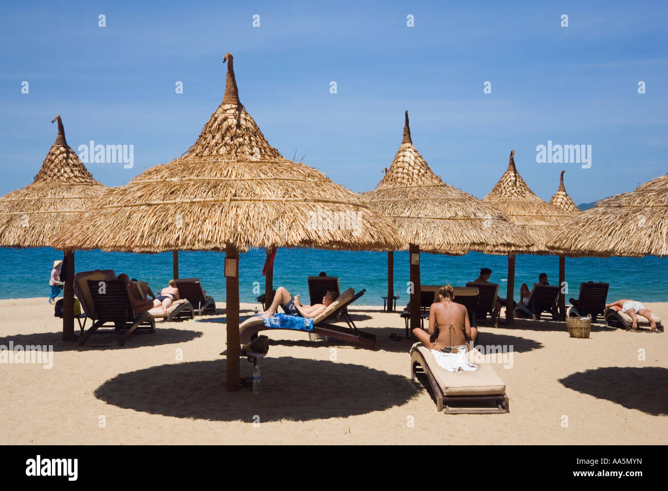 Vietnam woman sunbathing hi-res stock photography and images - Alamy