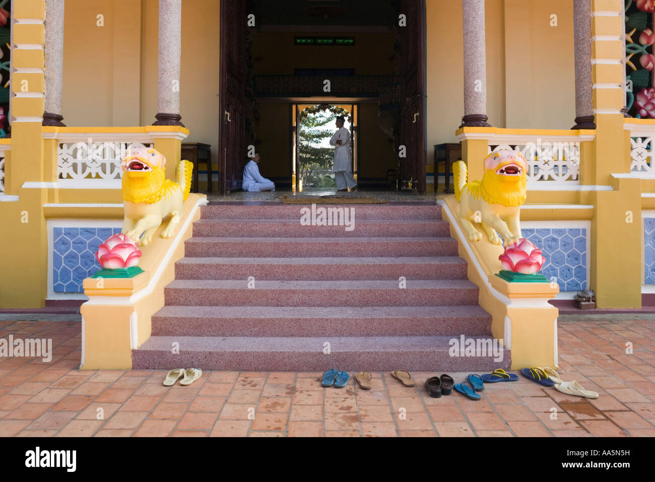 Exterior cao dai temple hi-res stock photography and images - Alamy