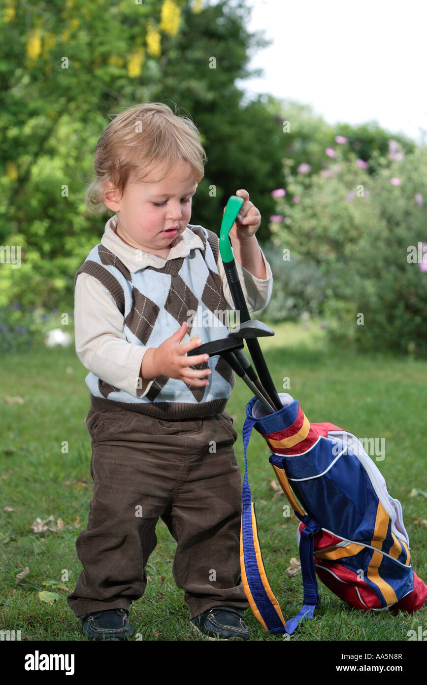 A TODDLER PLAYING GOLF Stock Photo - Alamy