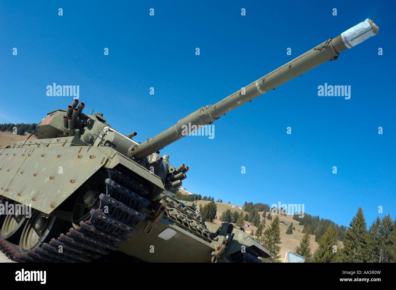 Tank shooting hi-res stock photography and images - Alamy
