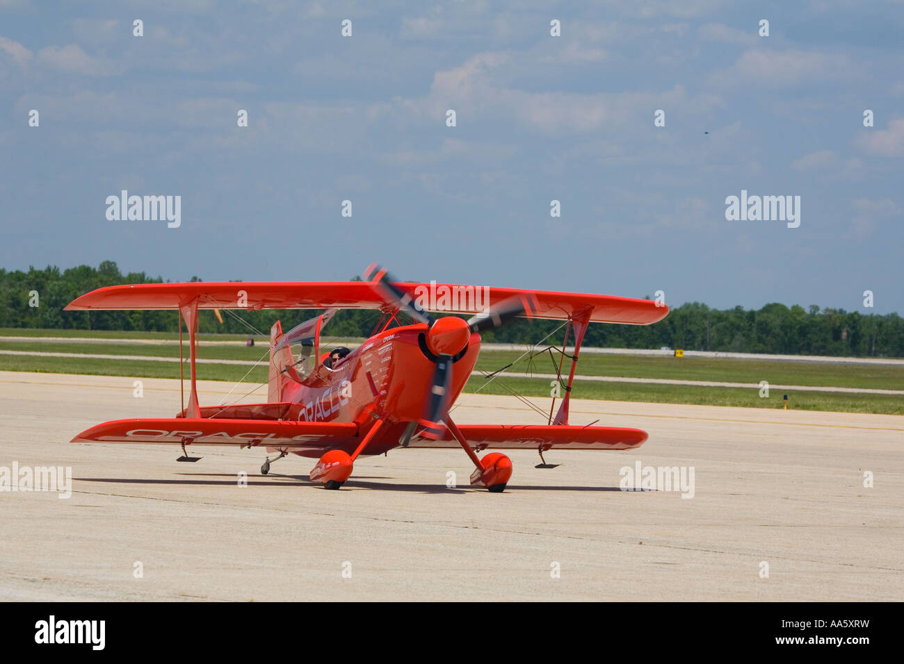 Airshow fighter aircraft hi-res stock photography and images - Alamy