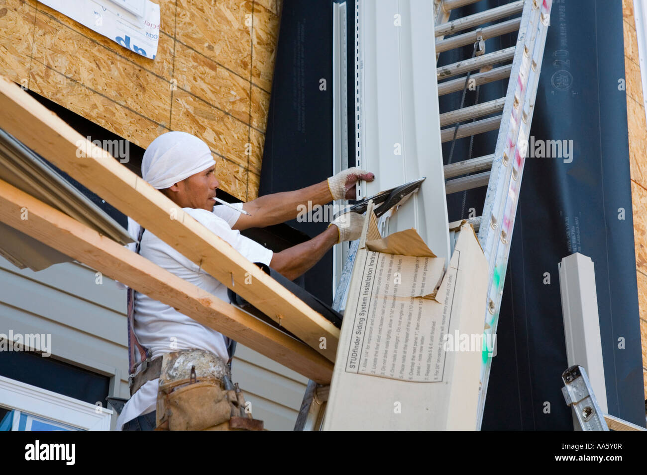 Installing vinyl siding hi-res stock photography and images - Alamy