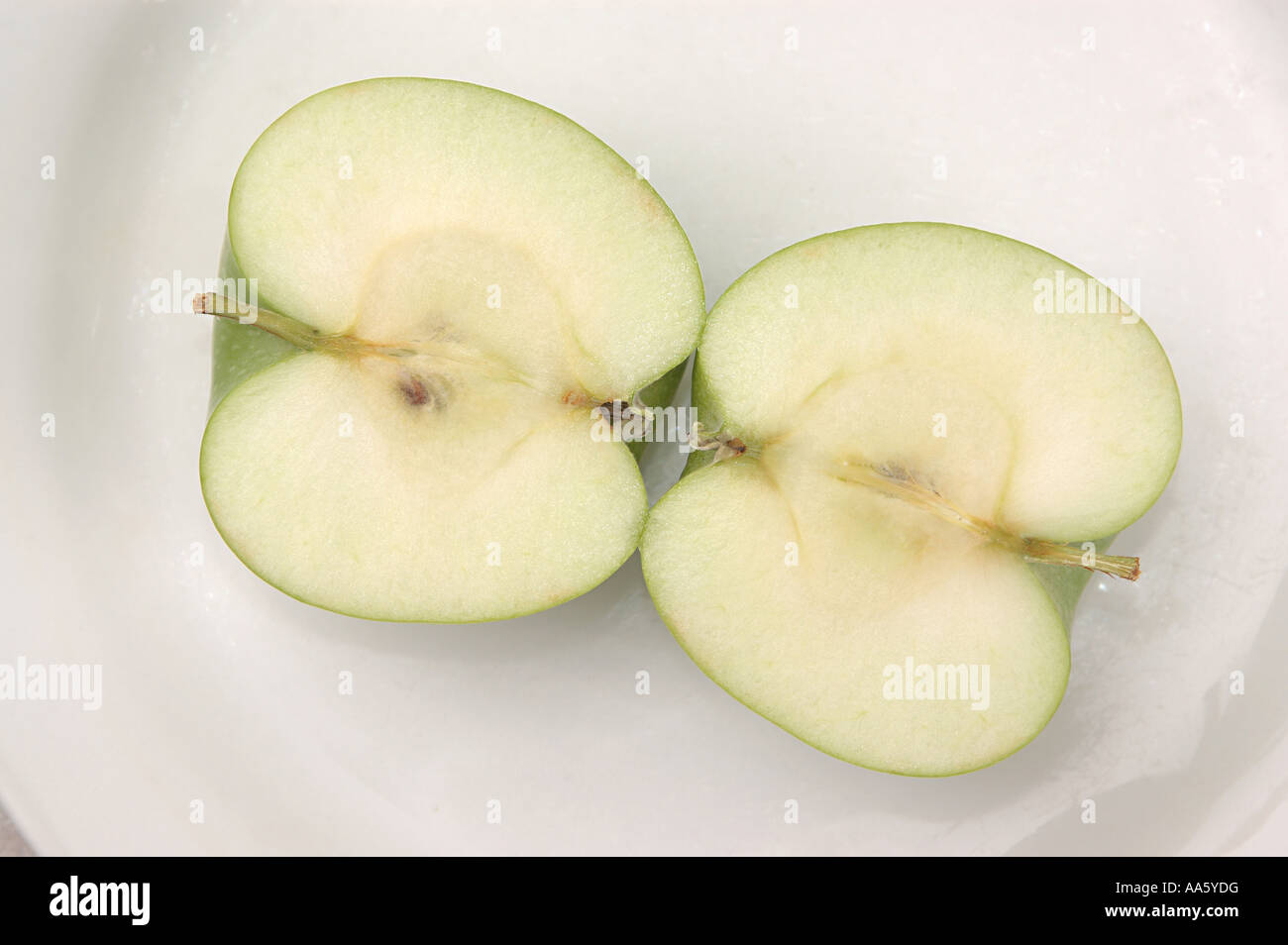 ANG103743 Food Fruit Green apple one full apple cut in to half apple on ...