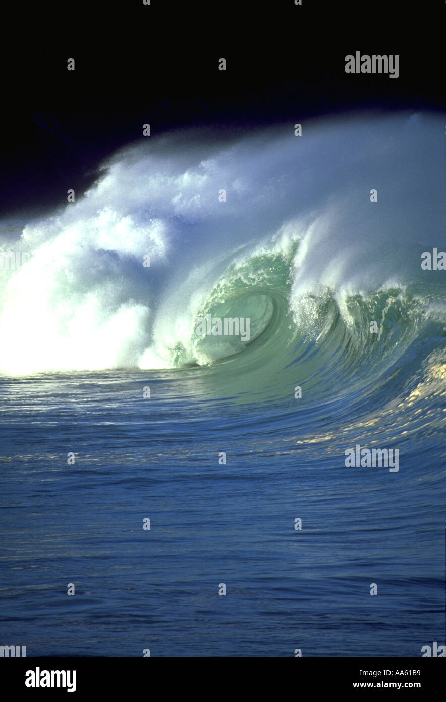 Wave Waimea Bay Oahu Hawaii USA Stock Photo - Alamy