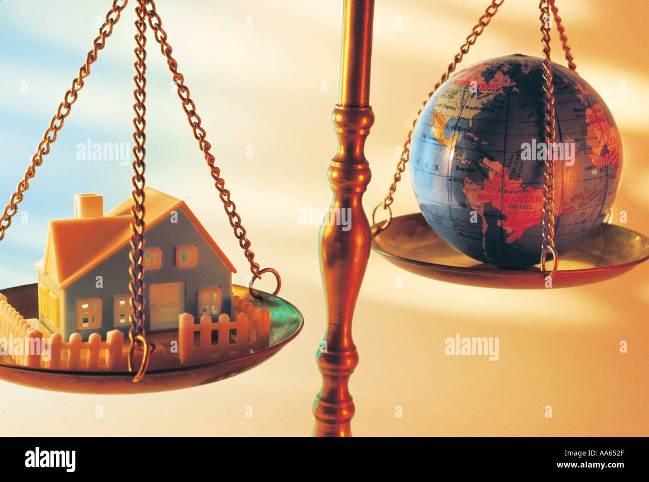 Real life sphere objects hi-res stock photography and images - Alamy