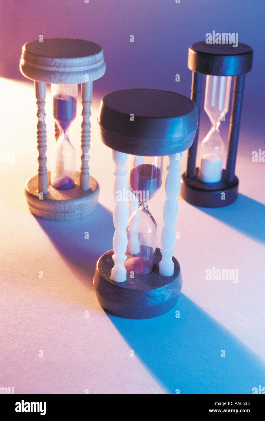 Sand clocks hi-res stock photography and images - Alamy