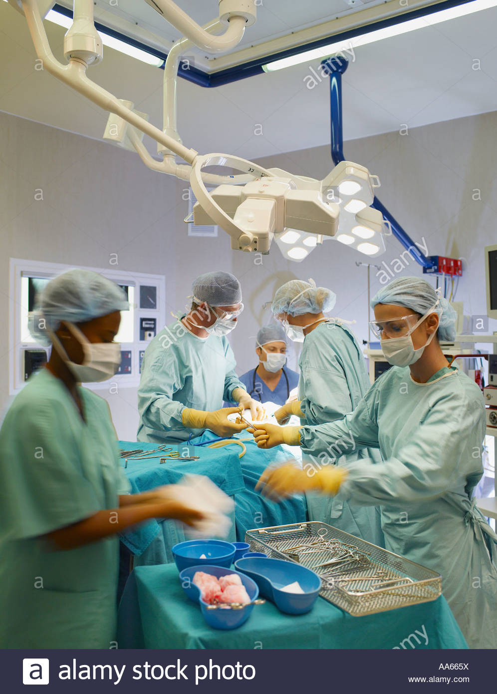 Operating Room Nurses Stock Photos & Operating Room Nurses Stock Images ...