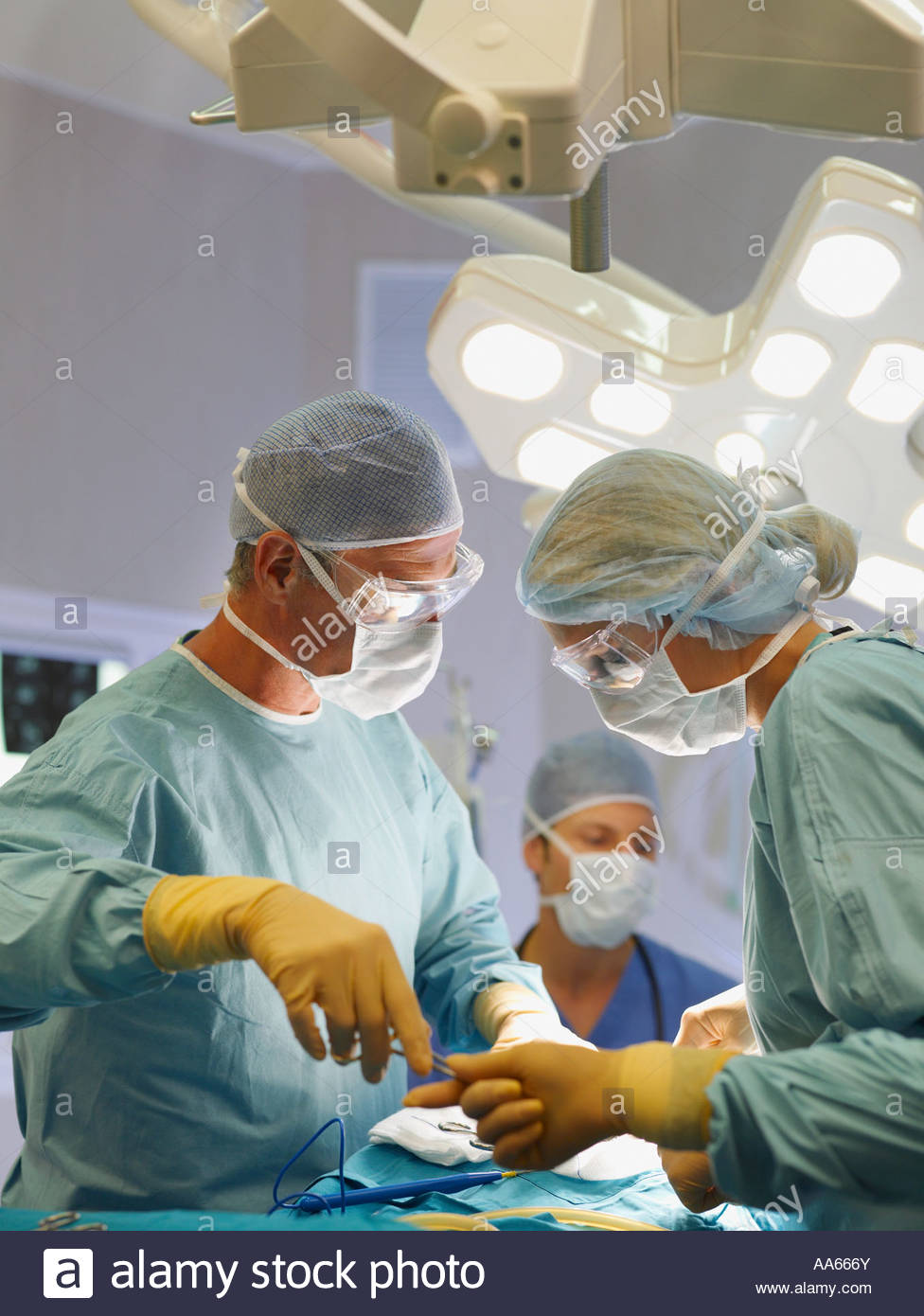 Operating Room Nurses Stock Photos & Operating Room Nurses Stock Images ...