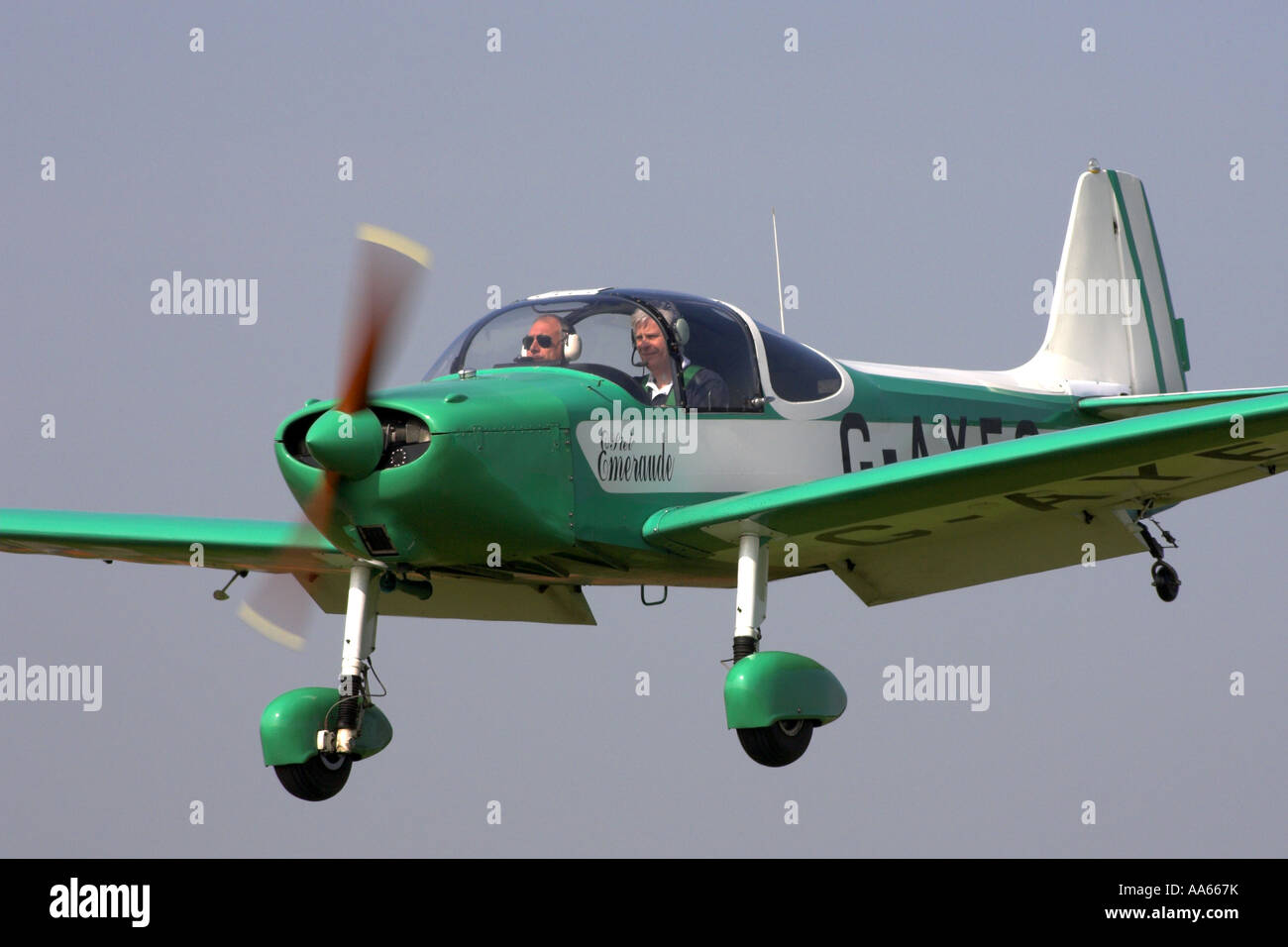 Piel emeraude hi-res stock photography and images - Alamy