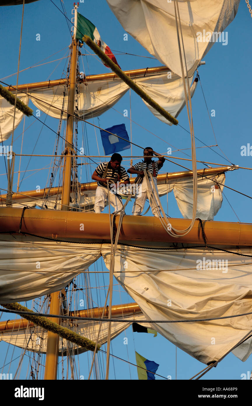 Mexican navy sail training ship hi-res stock photography and images - Alamy