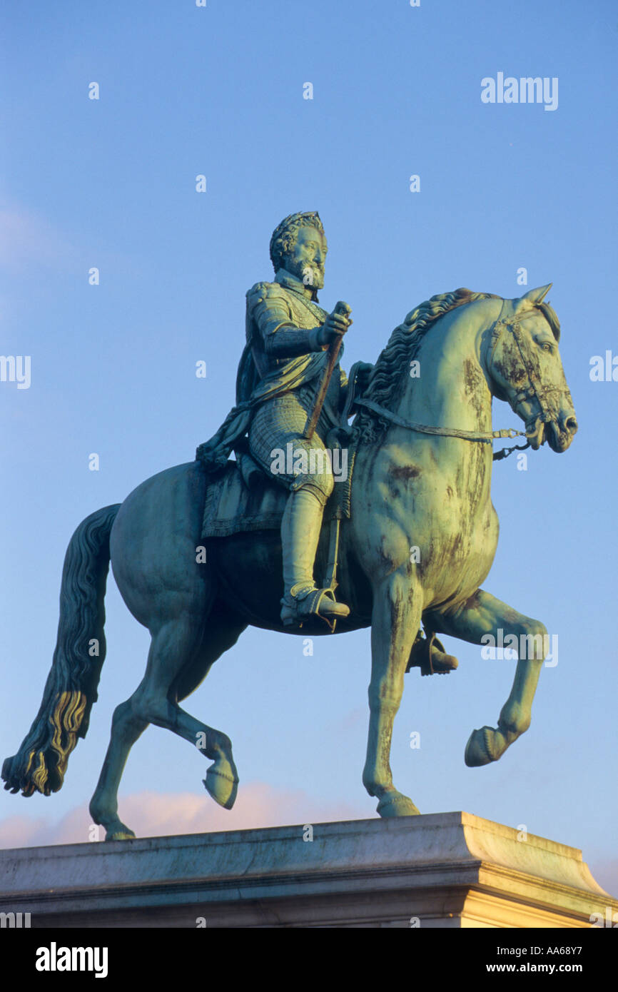 Henri iv paris hi-res stock photography and images - Alamy