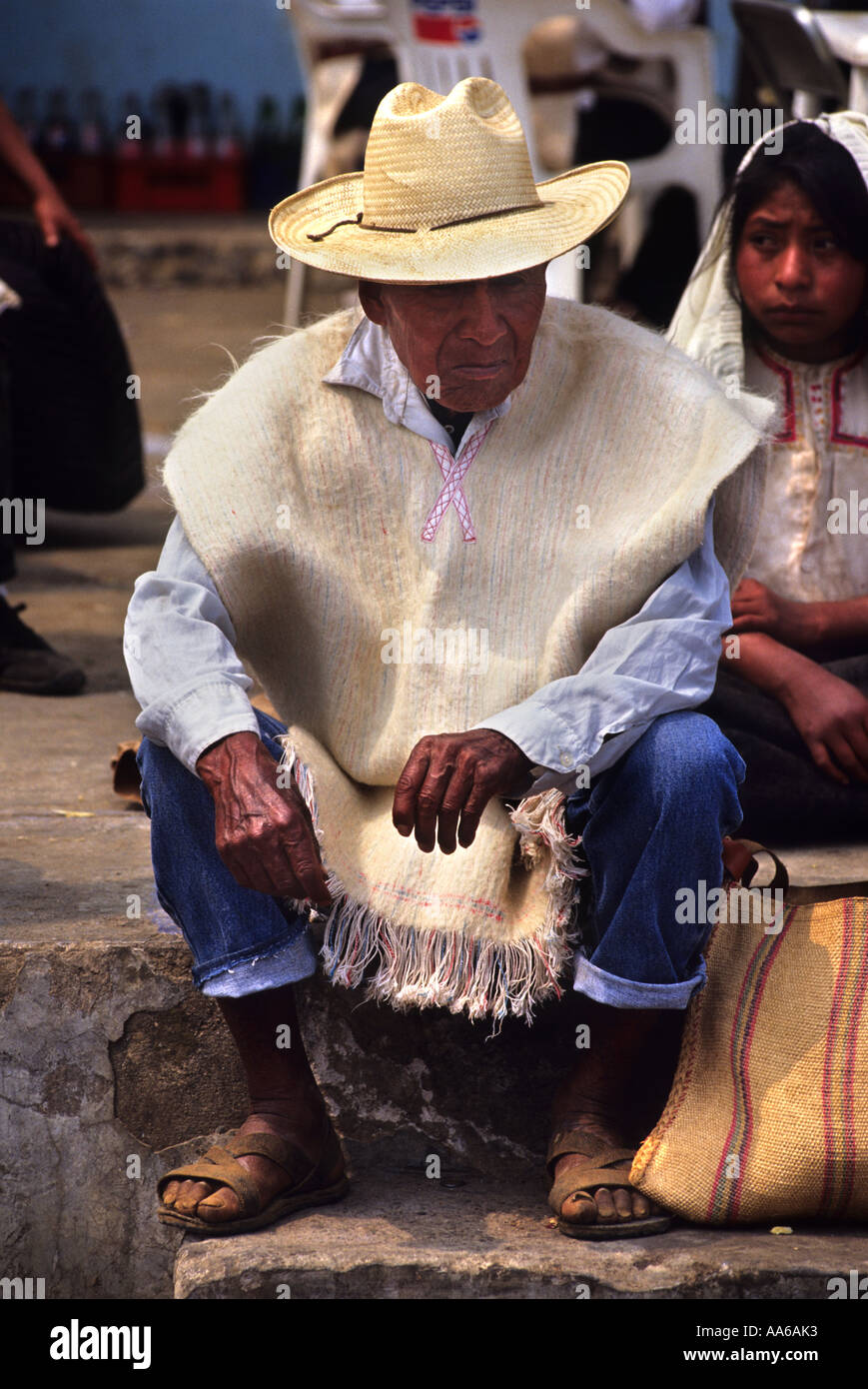 AN ELDERLY CHAMULAN MAYAN MAN AT THE MARKET IN SAN JUAN CHAMULA CHIAPAS ...