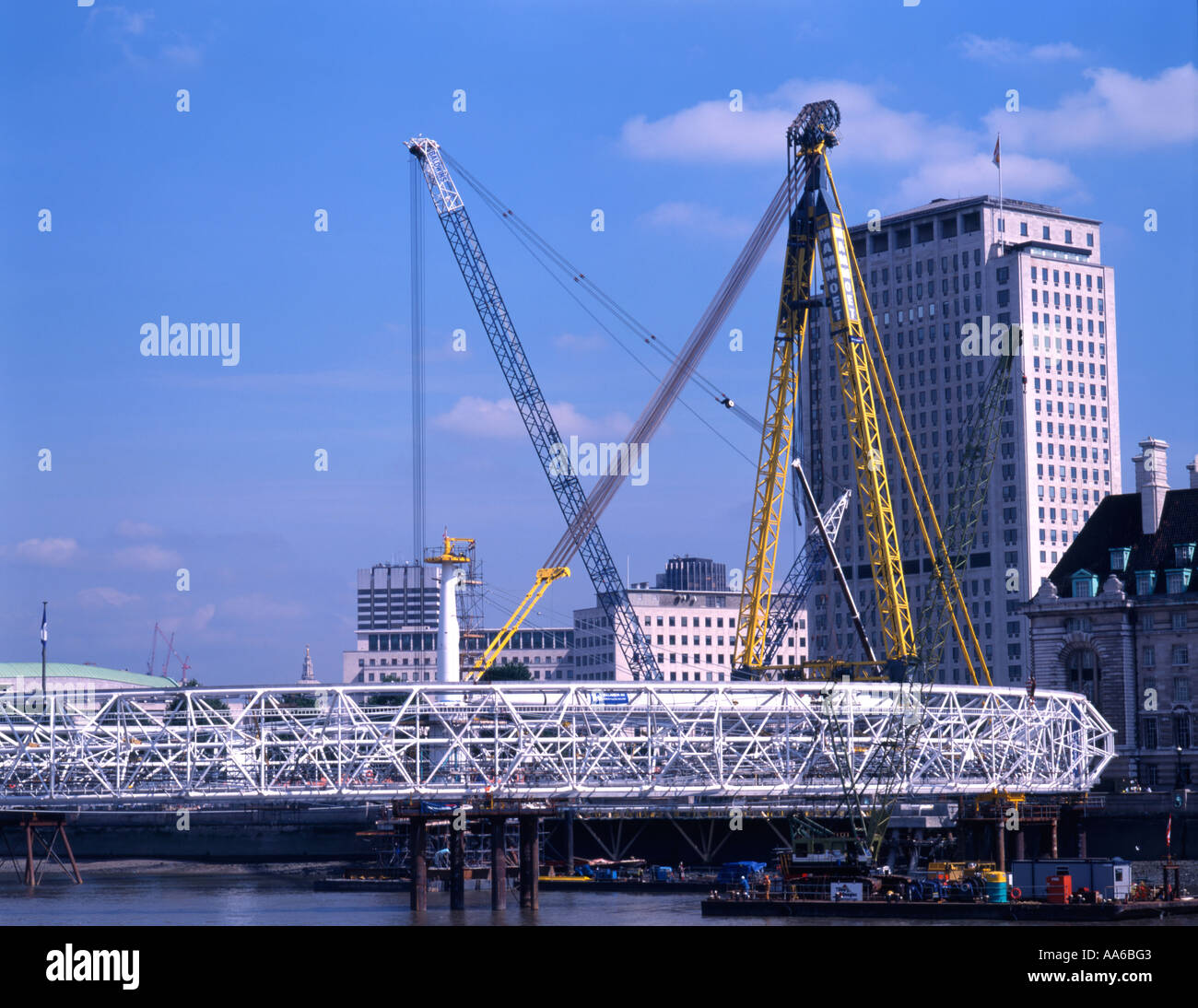 Millennium wheel 1999 hi-res stock photography and images - Alamy