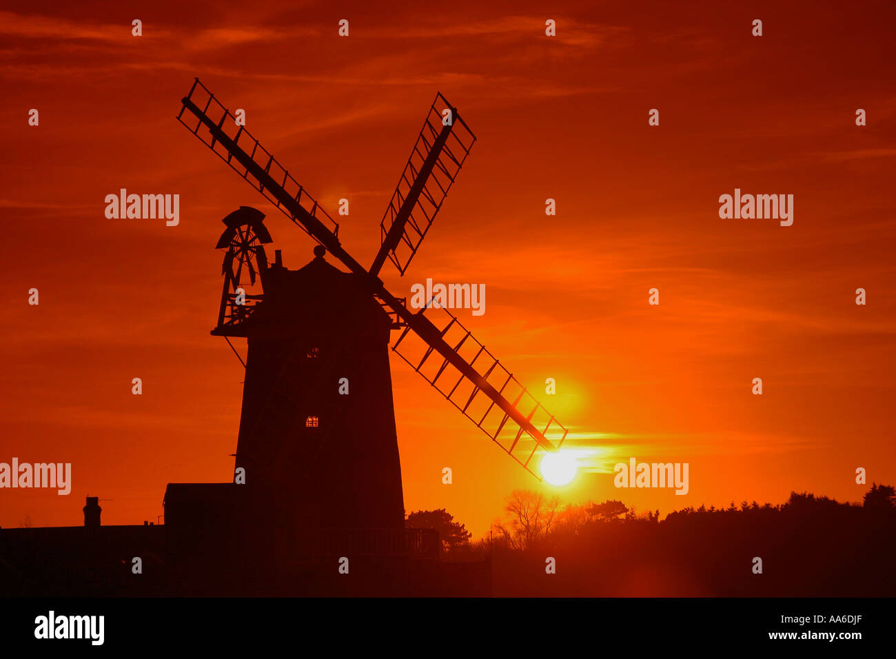 Coastal sunsets mills hi-res stock photography and images - Alamy