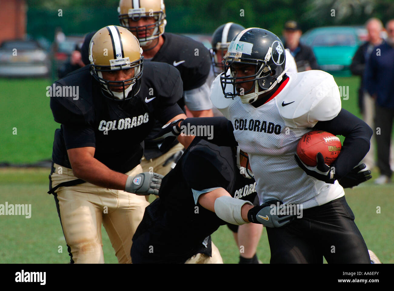 Nfl football tackle hi-res stock photography and images - Alamy