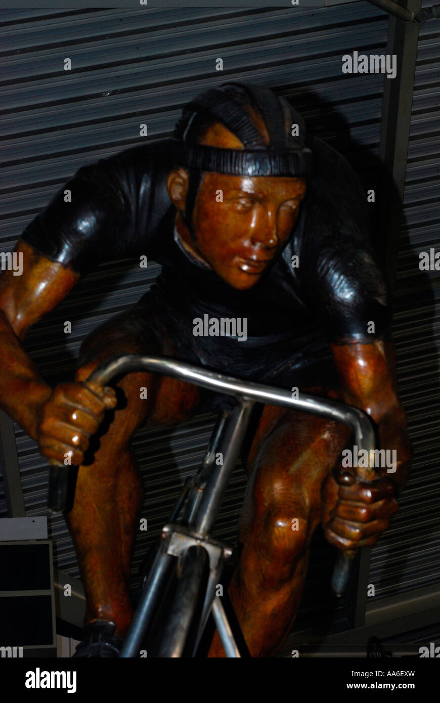 Statue of Reg Harris at Manchester Velodrome Stock Photo - Alamy