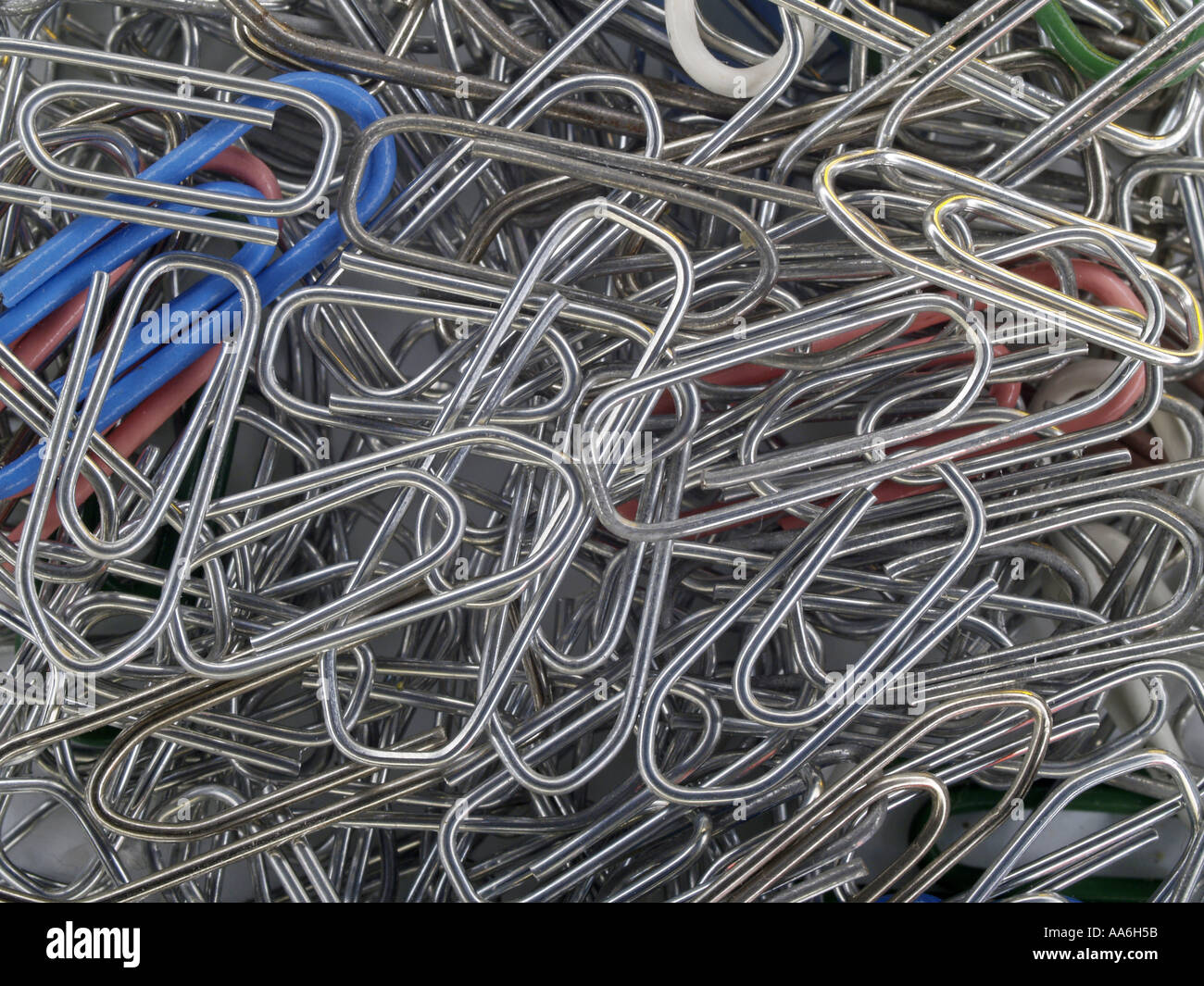 a bunch of paperclips Stock Photo - Alamy