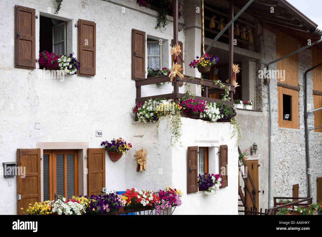 House and stable. Rango, Trentino Alto Adige, Italy Stock Photo - Alamy