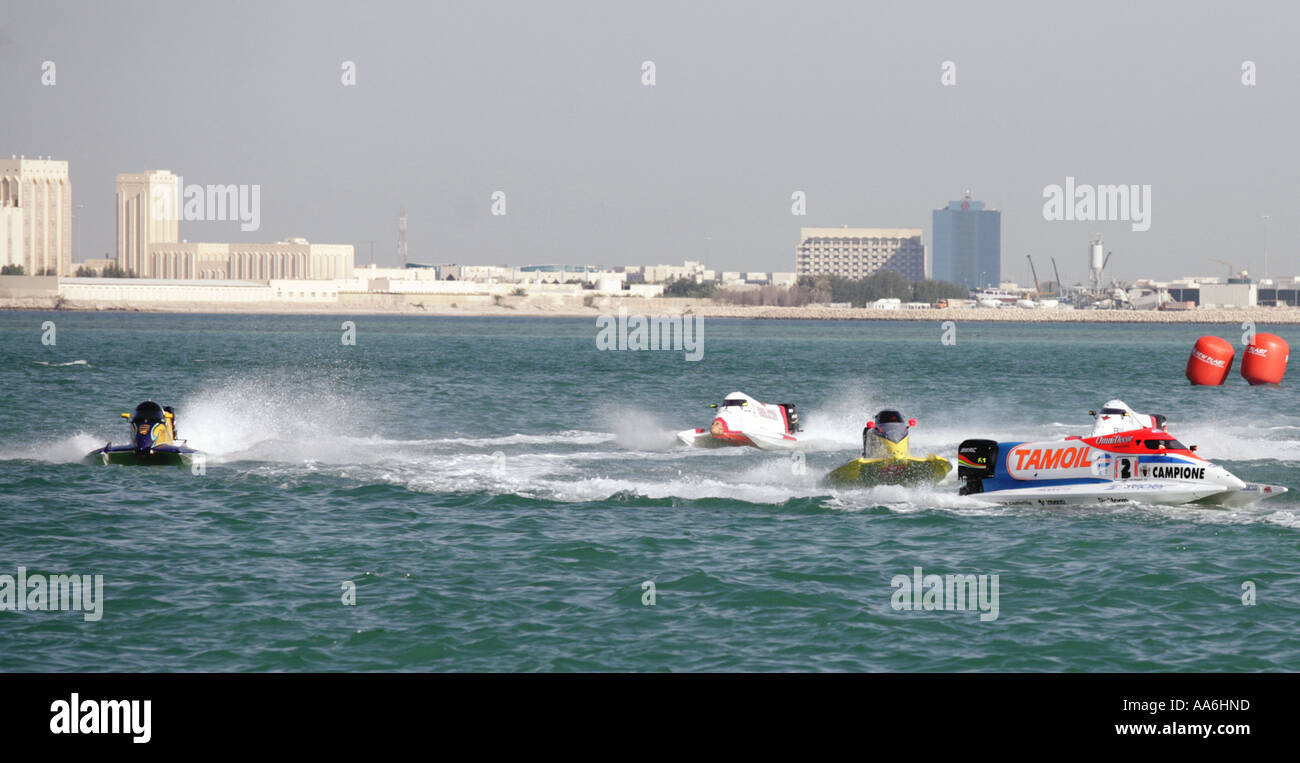 Italian Ivan Brigada s Team Tamoil powerboat in the lead at the UIM ...