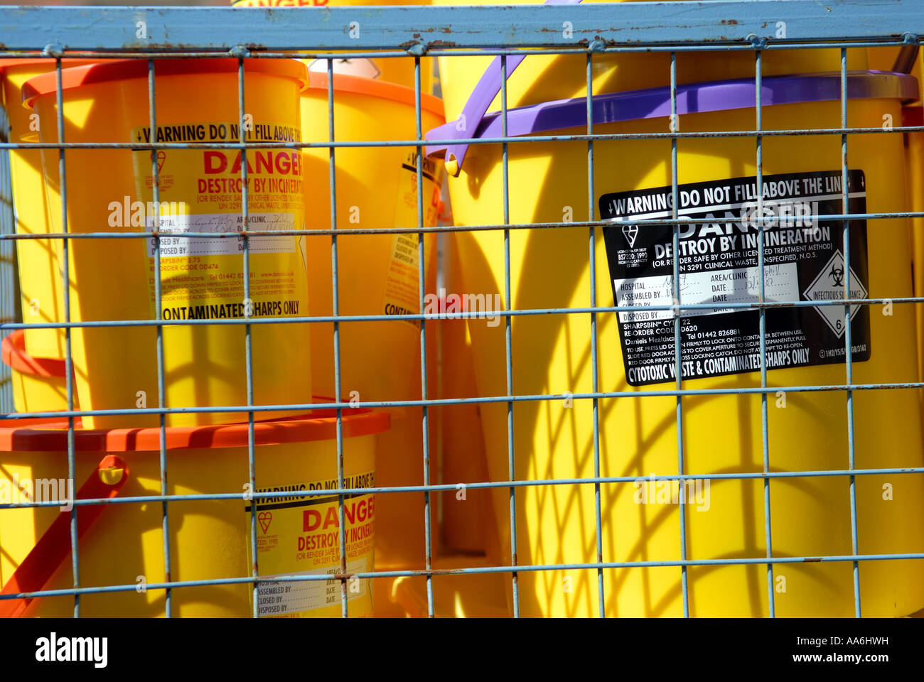 Hospital clinical waste hi-res stock photography and images - Alamy