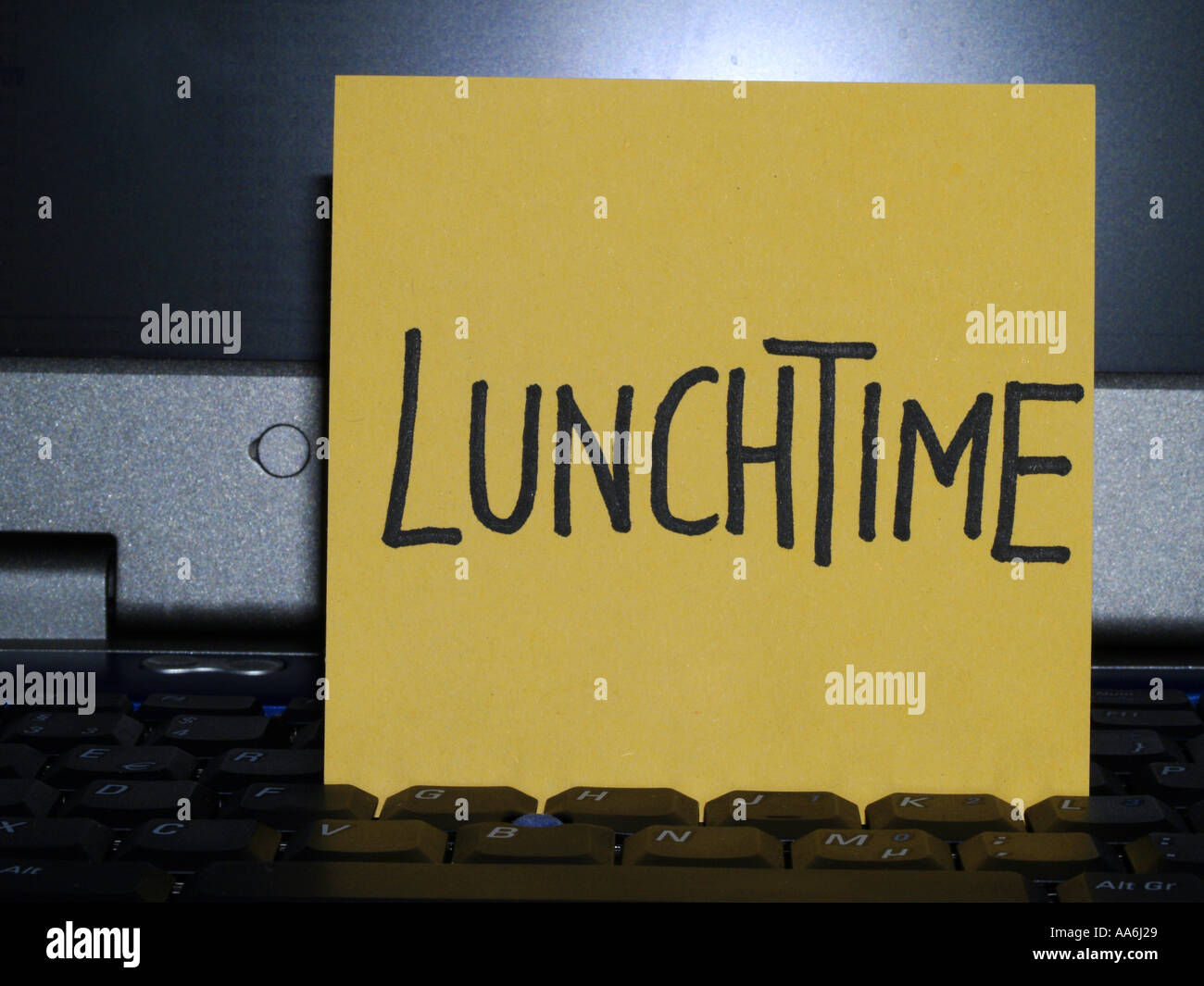 Lunch break notice paper hi-res stock photography and images - Alamy