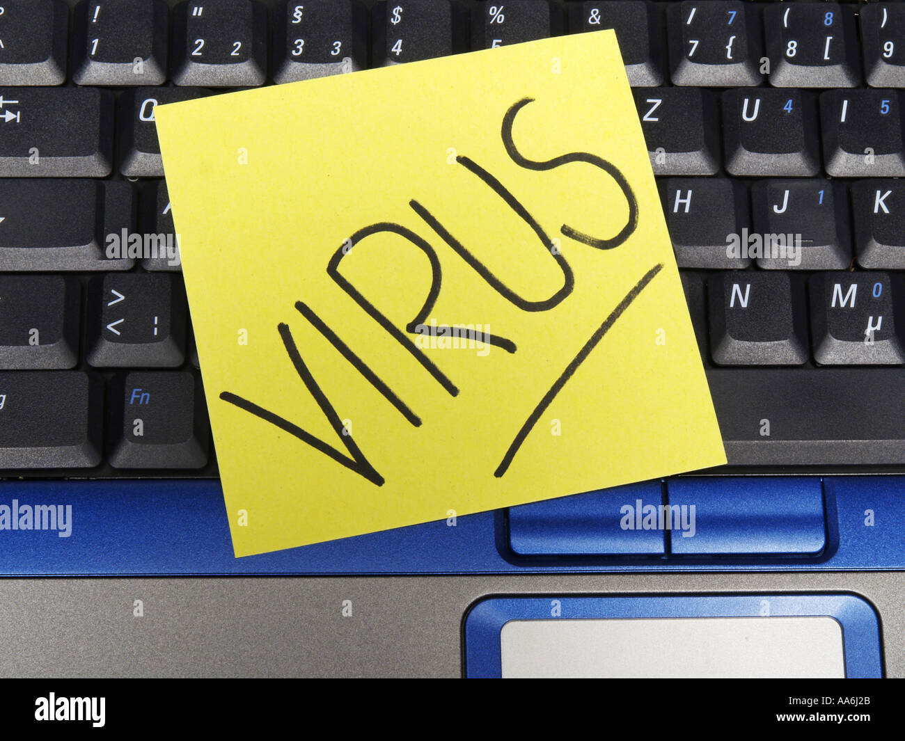 memo note on notebook, virus Stock Photo - Alamy