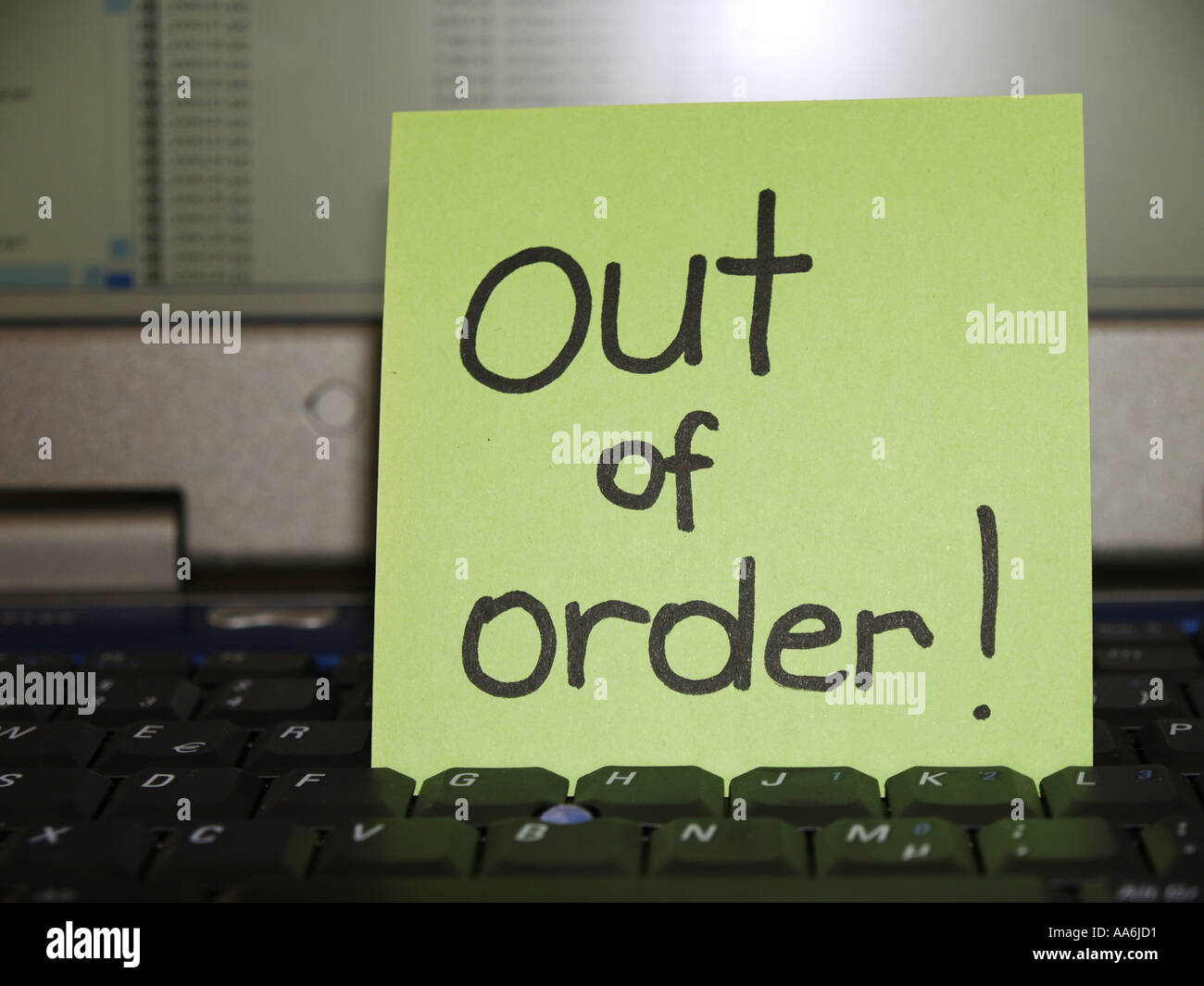 memo note on notebook, out of order Stock Photo - Alamy