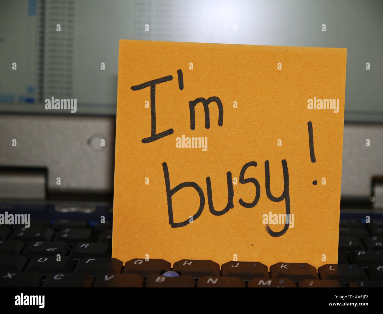 memo note on notebook I m busy Stock Photo - Alamy